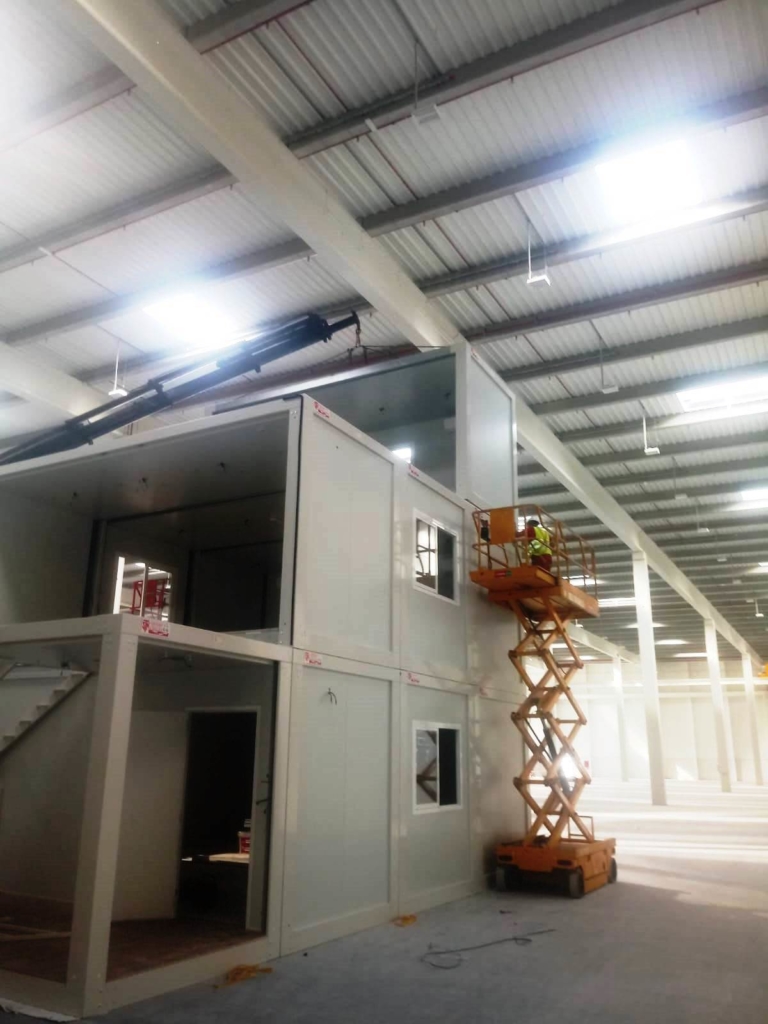 CÓMO SE CONSTRUYE UN EDIFICIO MODULAR DENTRO DE UNA NAVE INDUSTRIAL ...